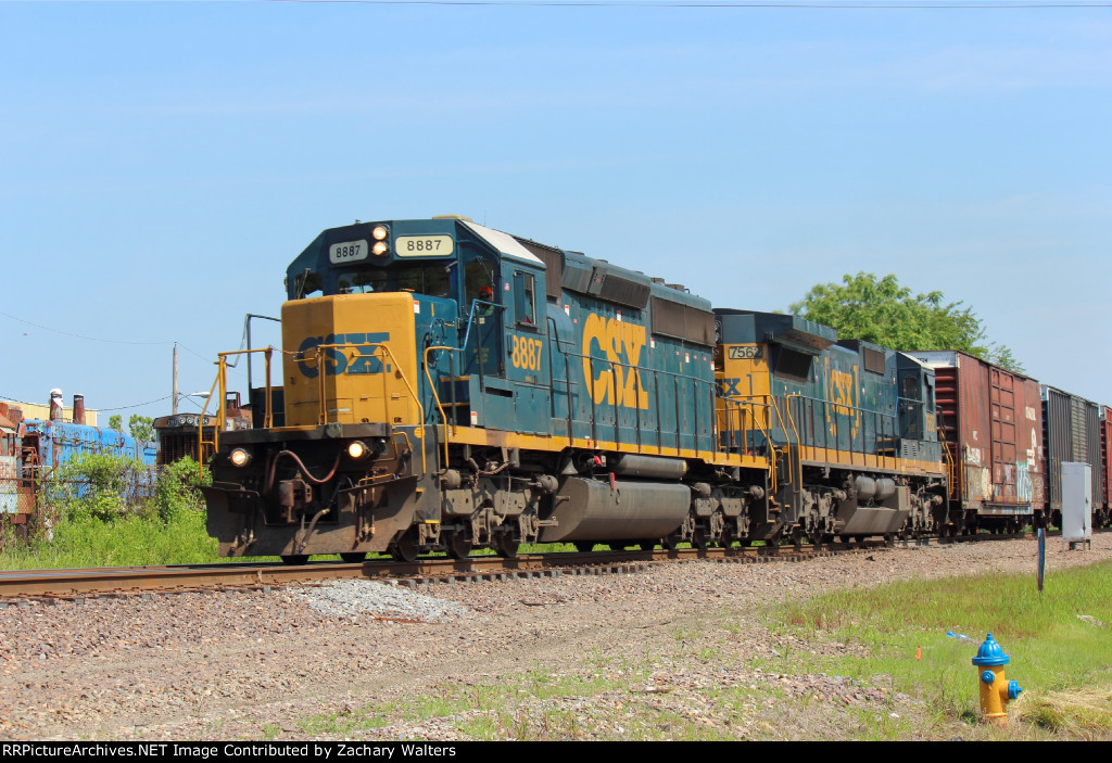 CSX 8887 7562